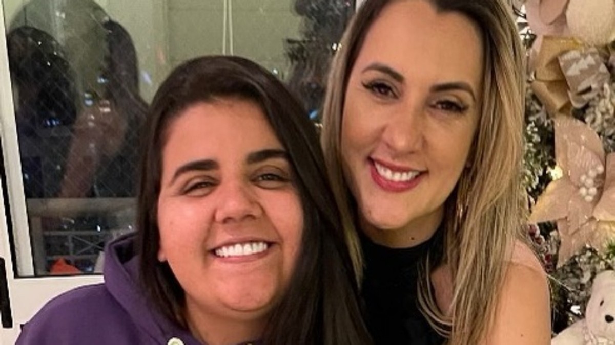 Mãe de Yasmin Santos faz rinoplastia e cantora mostra resultado ...