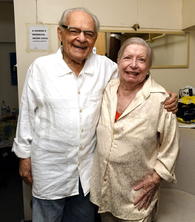 Aos 91 anos, Othon Bastos surge em momento raro com atriz com quem está ...