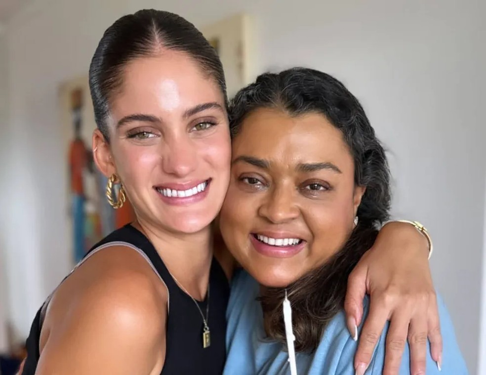 Modelo Laura Fernandez fala da estreia como atriz em 'Elas por elas' e ...