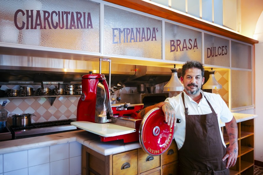 Gonzalo Vidal inaugura restaurante no Horto com pegada de bodega