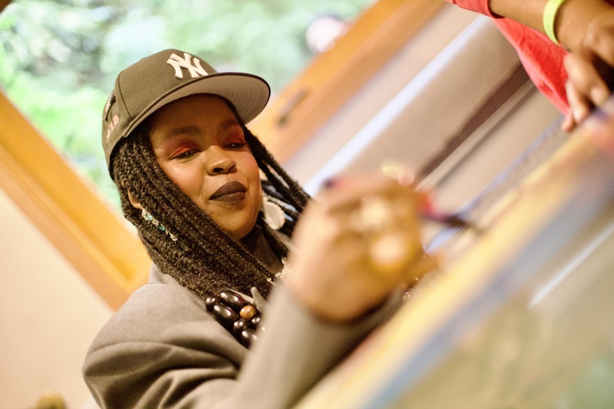 Lauryn Hill lança coleção de roupas em São Paulo ao lado dos filhos ...