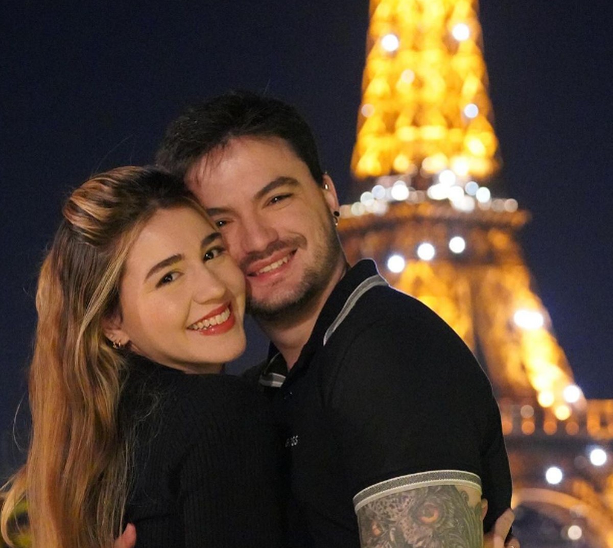 Viagem romântica em suíte de R$ 120 mil: saiba quem é Juliane Carvalho, namorada de Felipe Neto