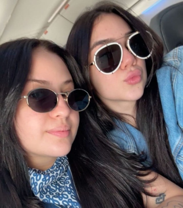 Namorada de Mari Fernandez posta foto rara com cantora e aponta qualidades da artista; veja