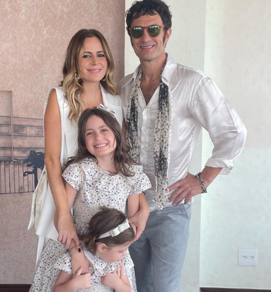 Gabriel Braga Nunes publica foto rara com a família e esposa reage ...