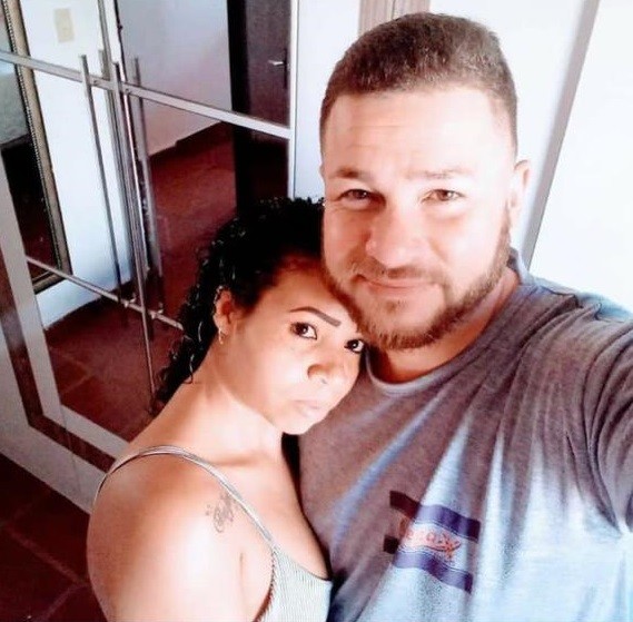 Frentista que teve pênis amputado pela companheira faz primeira visita ...