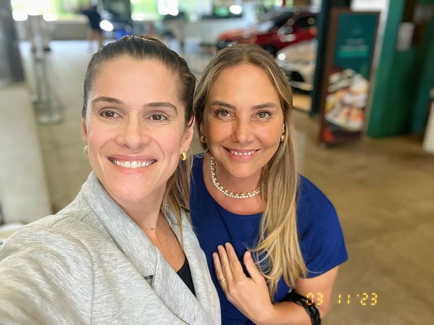 Ingrid Guimarães e Heloísa Pérrisé posam juntas e avisam: 'Vem coisa boa aí'