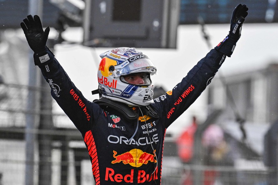 Verstappen supera chuva, vence na Holanda e iguala recorde de Vettel