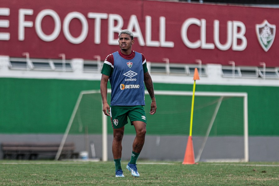 John Kennedy antecipa reapresentação e já treina no Fluminense