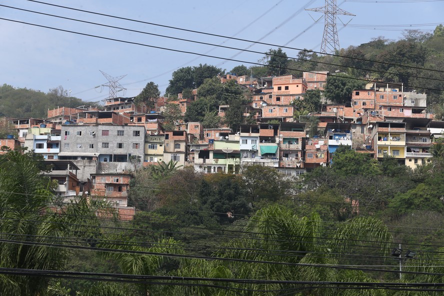 Operação da PM tem dois mortos e apreensão de drogas na Praça Seca