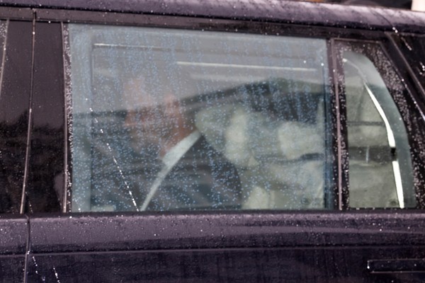 Reencontro real: príncipe Harry visita rei Charles III pela primeira ...