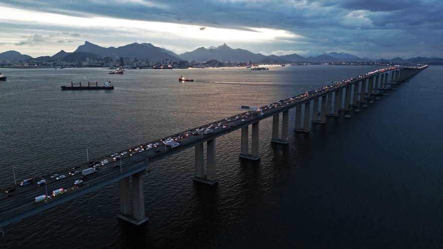 50 anos da Ponte Rio-Niterói: história da obra mistura suor, concreto e ...