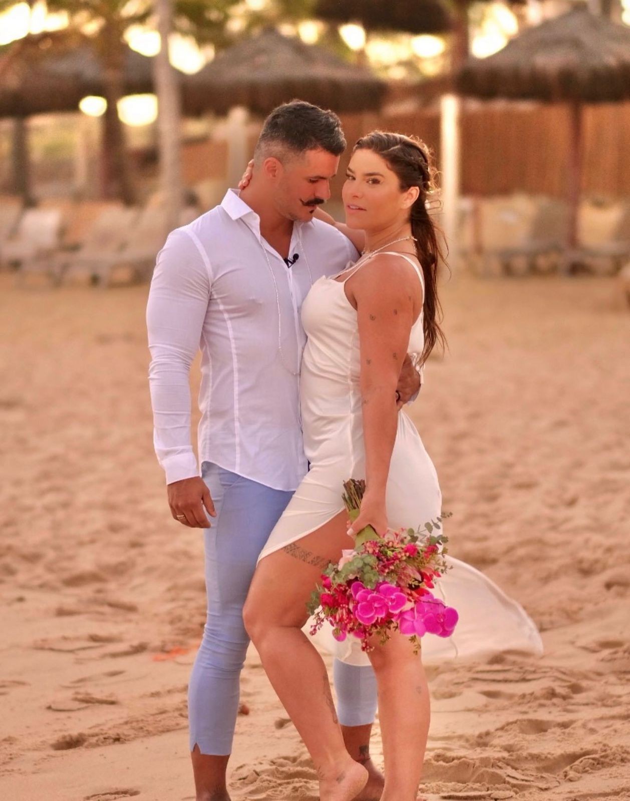 Priscila Fantin e Bruno Lopes abrem álbum de fotos do casamento na Bahia