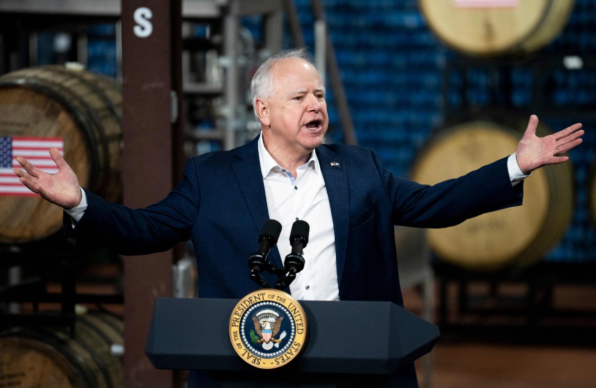Obama, Biden e Hillary elogiam escolha de Tim Walz como vice de Kamala