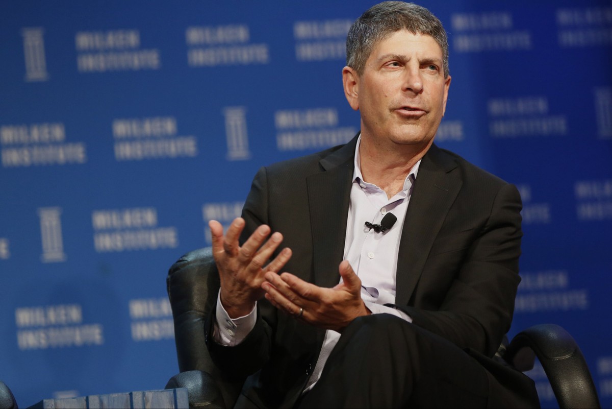 CEO da NBCUniversal deixa cargo após ter 'relacionamento inapropriado'