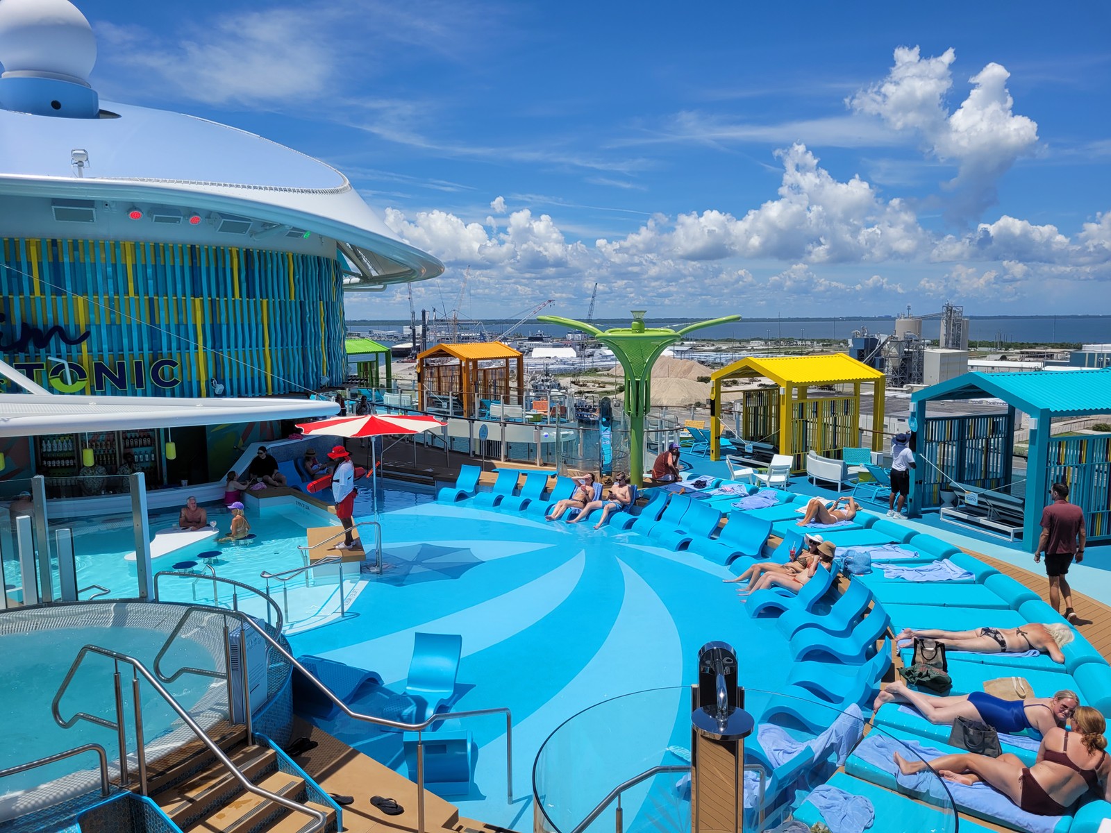 Exagero em alto-mar: saiba como é navegar no Star of the Seas, o maior ...