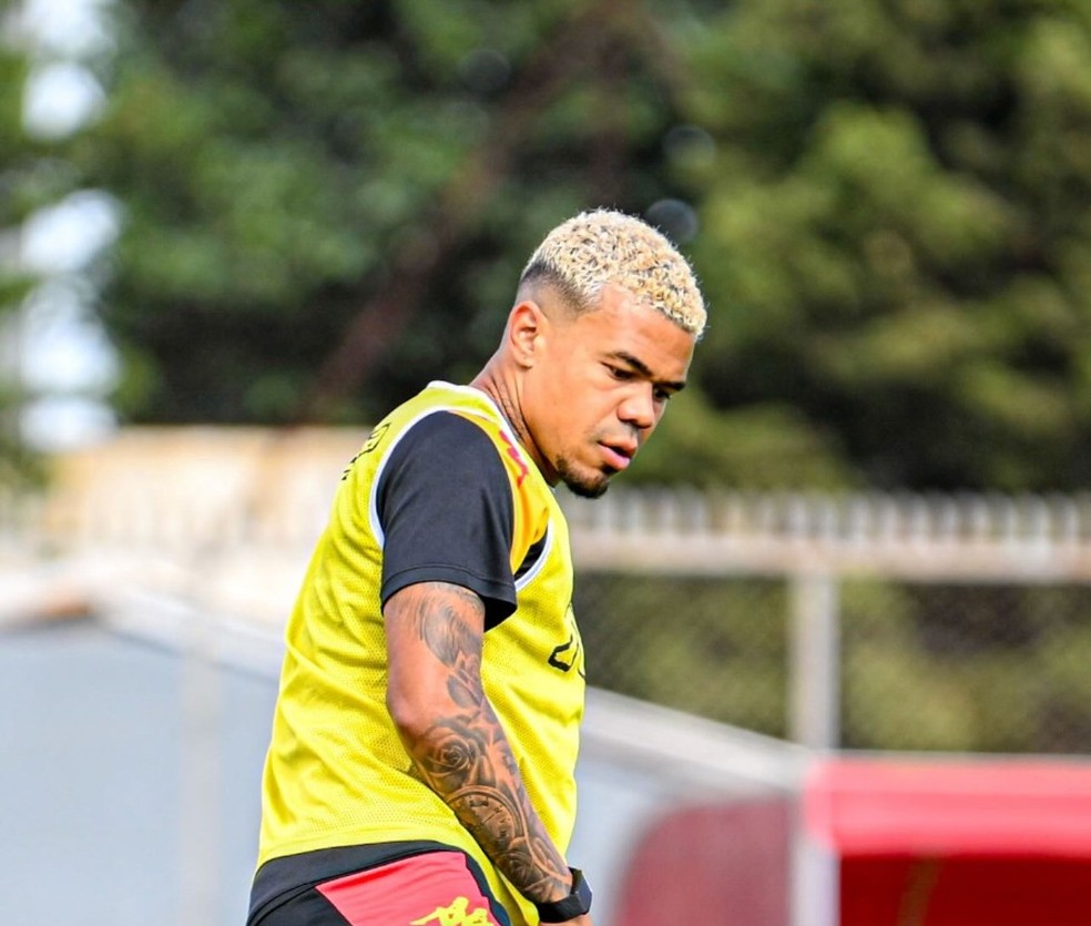 Ele Vai: ex-Vasco, Yan Sasse vira xodó na Tunísia após quase se ...