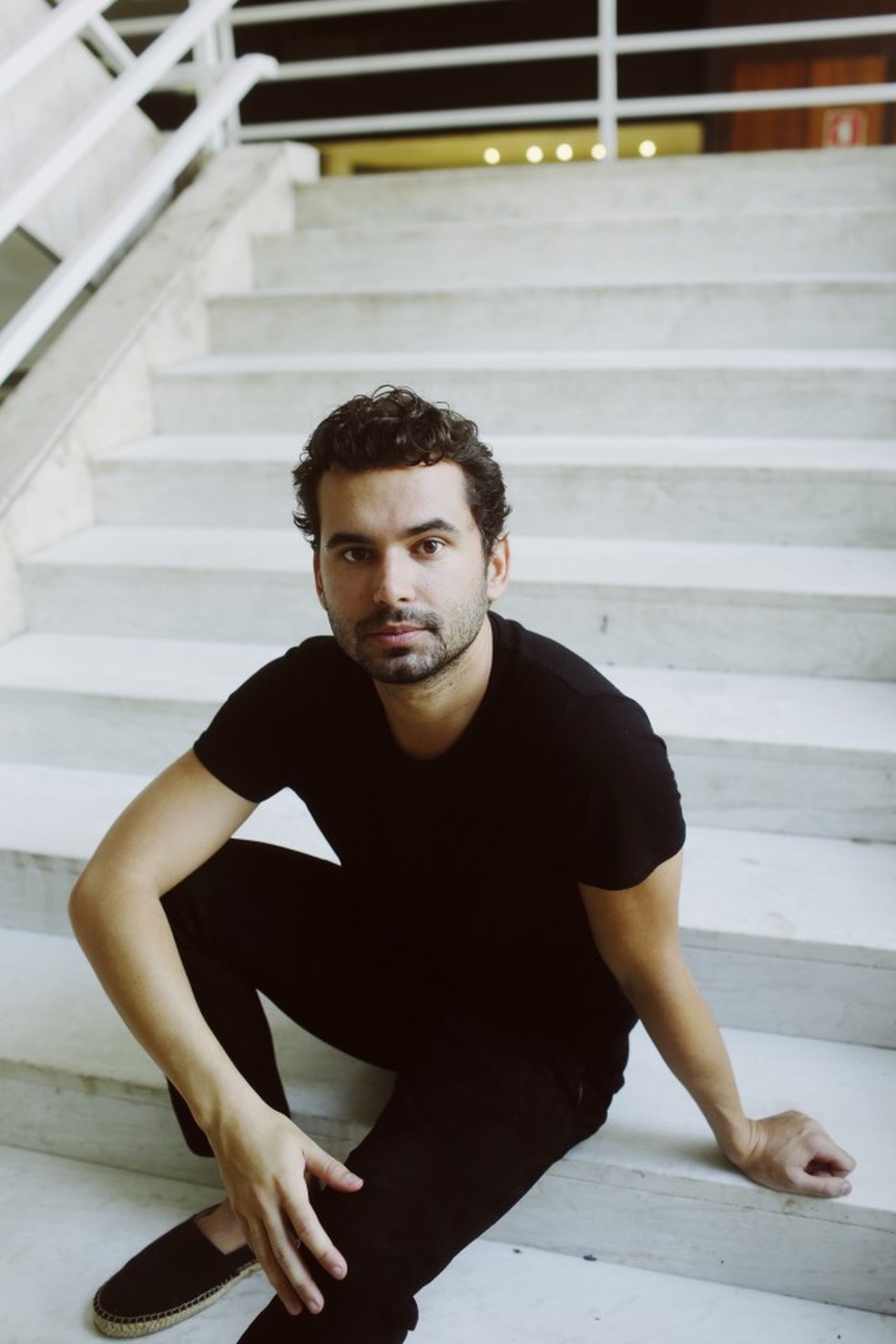 Conheça as peças de vidro do designer catarinense Lucas Recchia