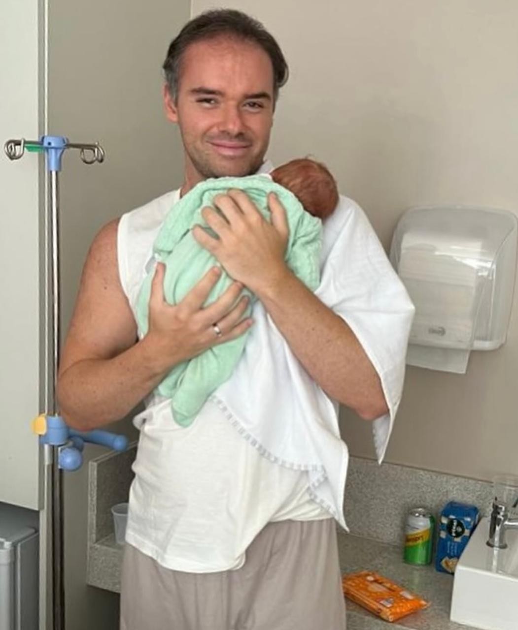 Após polêmica de Eike, veja o que faz Olin Batista, filho que trocou ...
