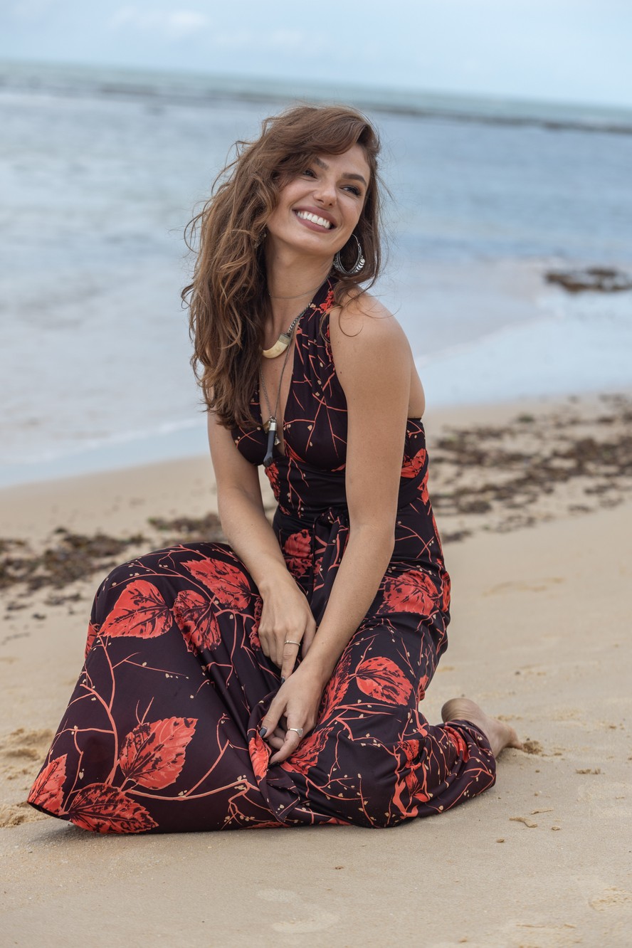 'Angela': filme com Isis Valverde como a 'pantera mineira' é uma ...