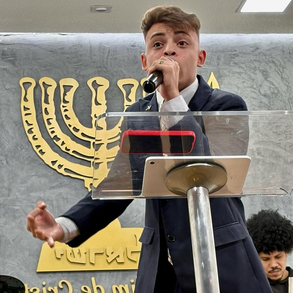 Quem são os pastores mirins que somam quase 9 milhões de seguidores no Brasil