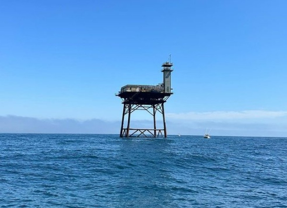 Tempestades, tubarões e naufrágios: conheça 'Frying Pan Tower', o hotel ...