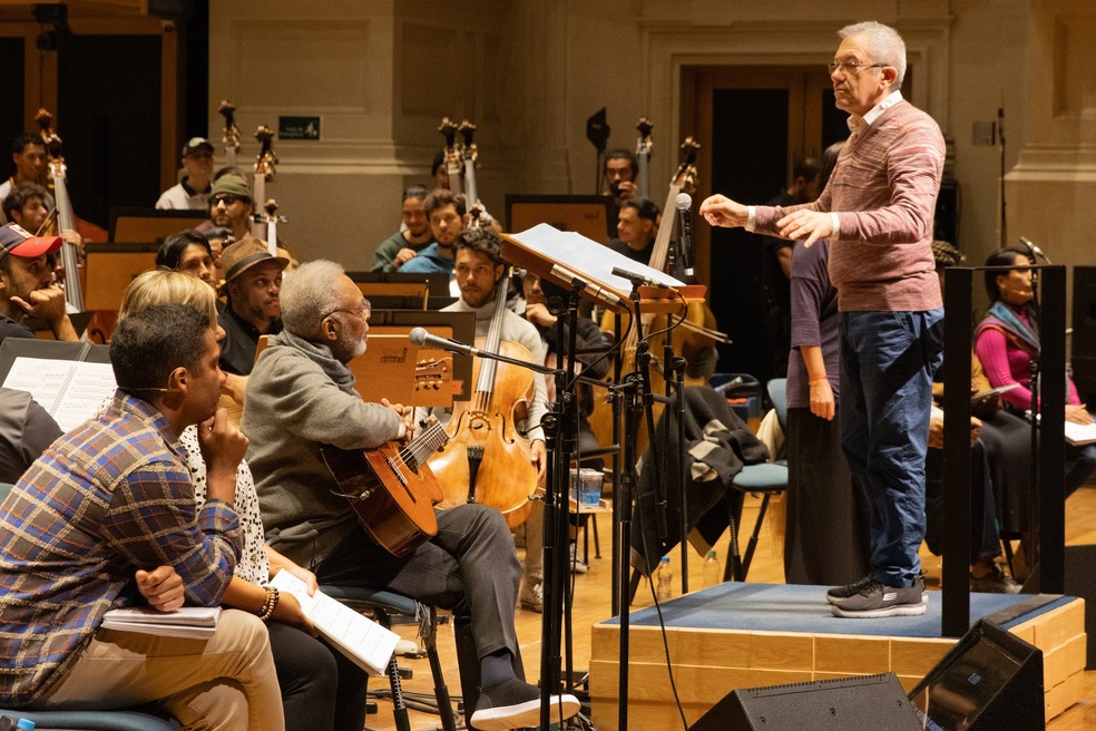 Gilberto Gil faz a estreia brasileira de sua primeira ópera, 'Amor Azul ...