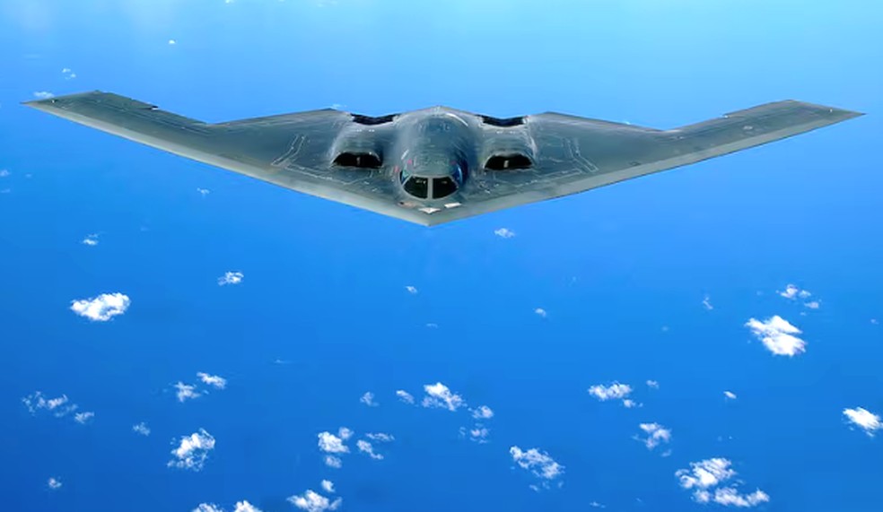 EUA atacam instalações subterrâneas houthis no Iêmen com bombardeiros ...