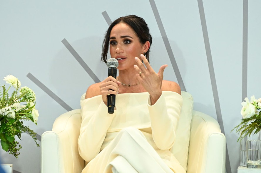 Meghan Markle usa look de R$ 25 mil durante evento em Nova York