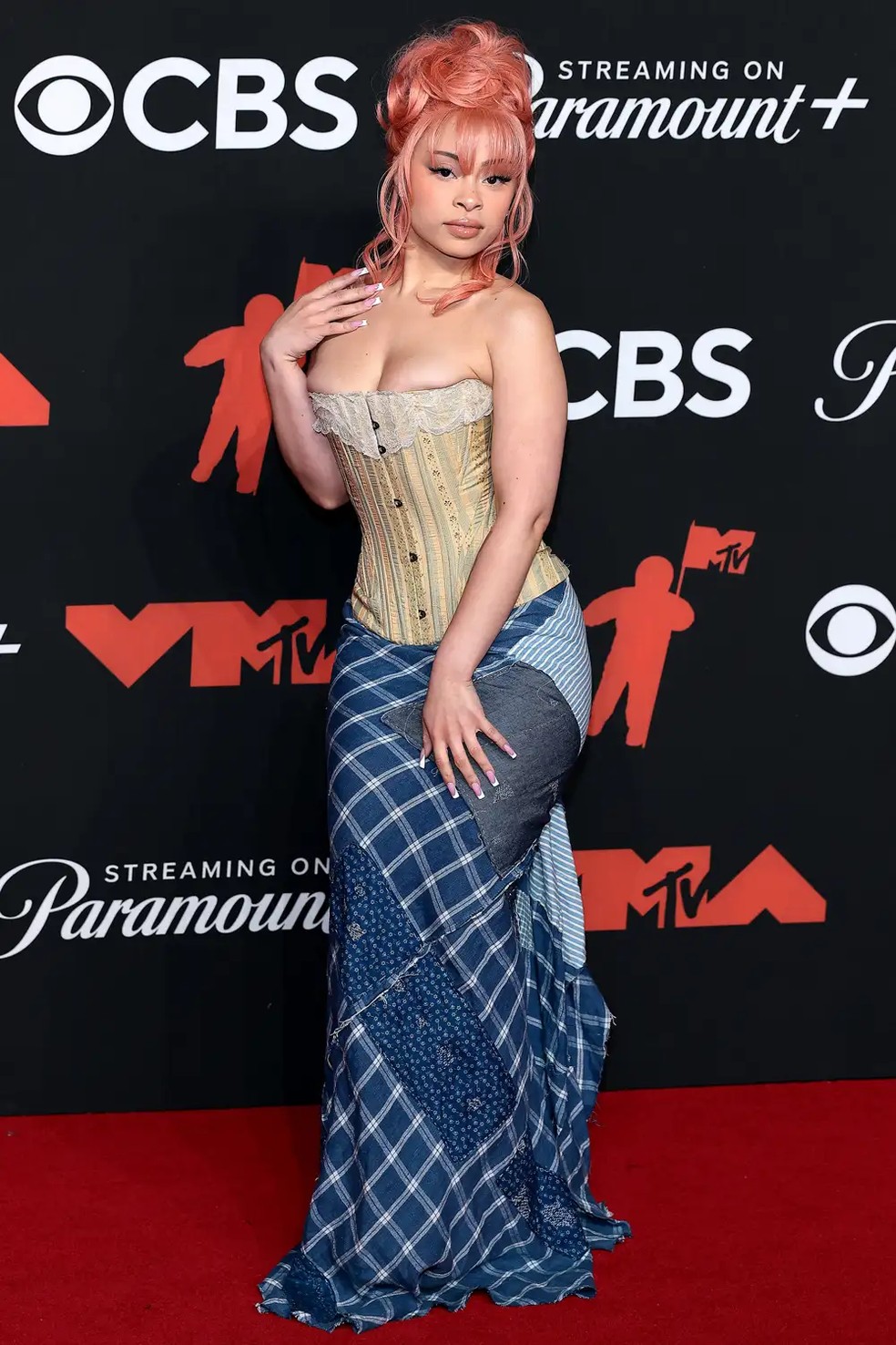 Veja os looks que movimentaram o MTV VMA 2025: Sabrina Carpenter ...