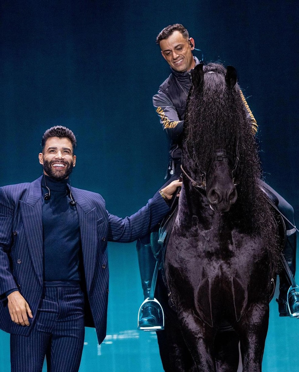 Gusttavo Lima evita falar sobre polêmica envolvendo cavalo e celebra ...