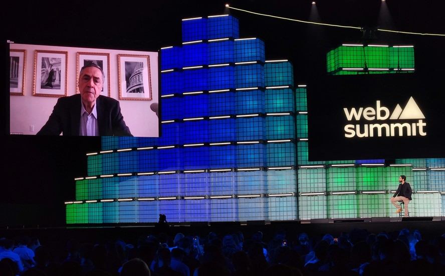 Redes devem responder por algoritmos que falhem em barrar conteúdo criminoso, diz Barroso