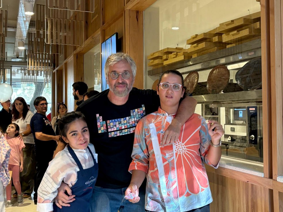 Com fila de espera, restaurante criado por médico faz enorme sucesso ...