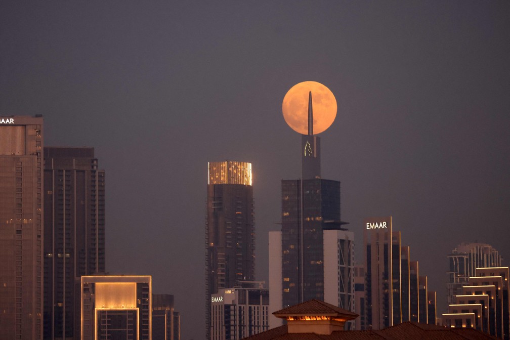 Veja fotos da Superlua Azul pelo mundo