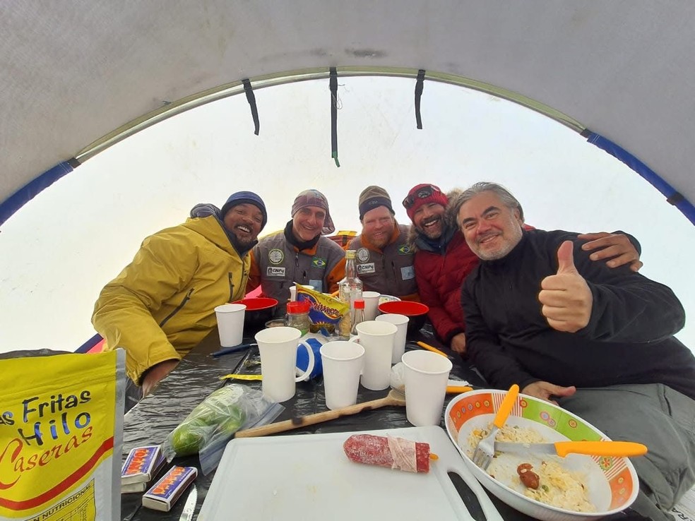 ‘De Polo a Polo’: Pesquisador brasileiro conta bastidores de gravação ...
