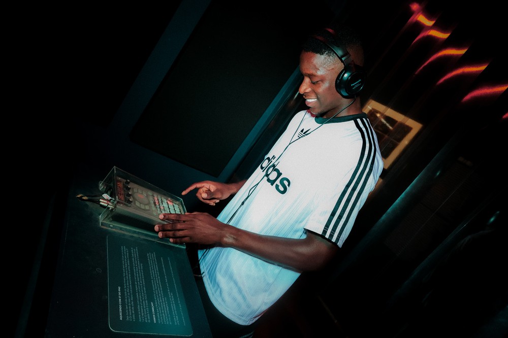 Luiz Henrique, do Botafogo, visita exposição sobre funk no Museu de ...