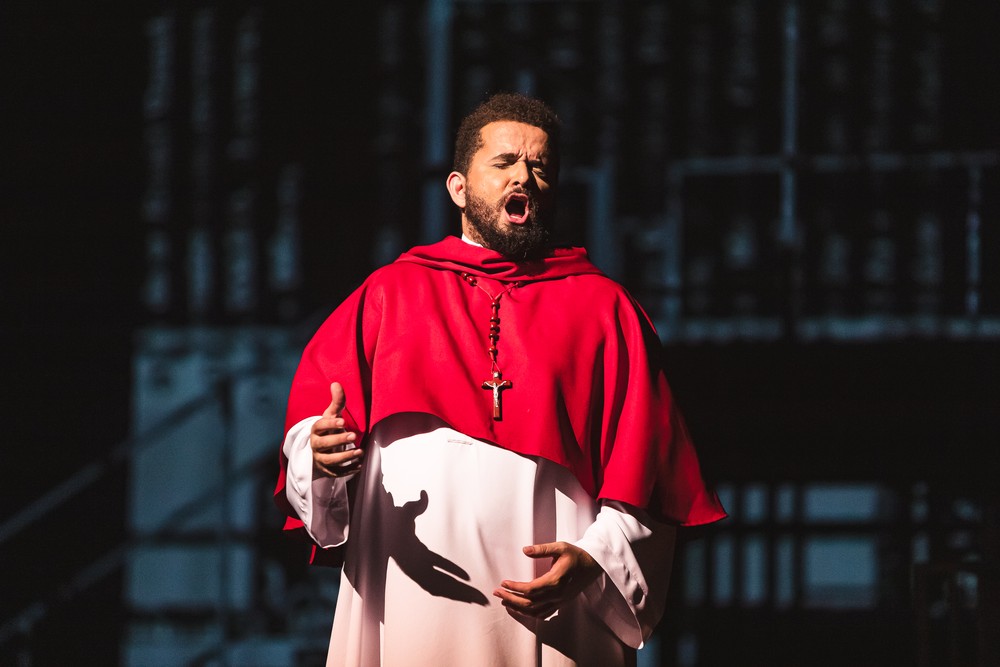 Sensação no streaming e no TikTok, 'Hilda Furacão' vira ópera tentando ...