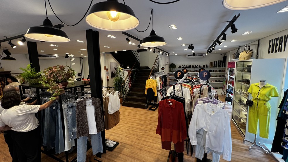 Sem cheiro de naftalina: brechós têm também peças de luxo e com etiqueta