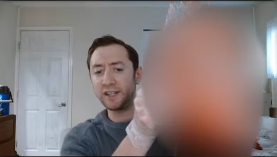 'Teórico da conspiração' que decapitou o próprio pai fez exigência ...