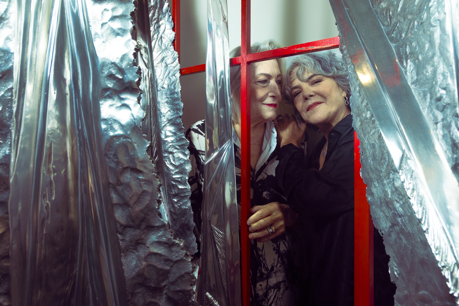 Maria Bonomi dá forma ao 'amor mágico' por Lena Peres em grande ...