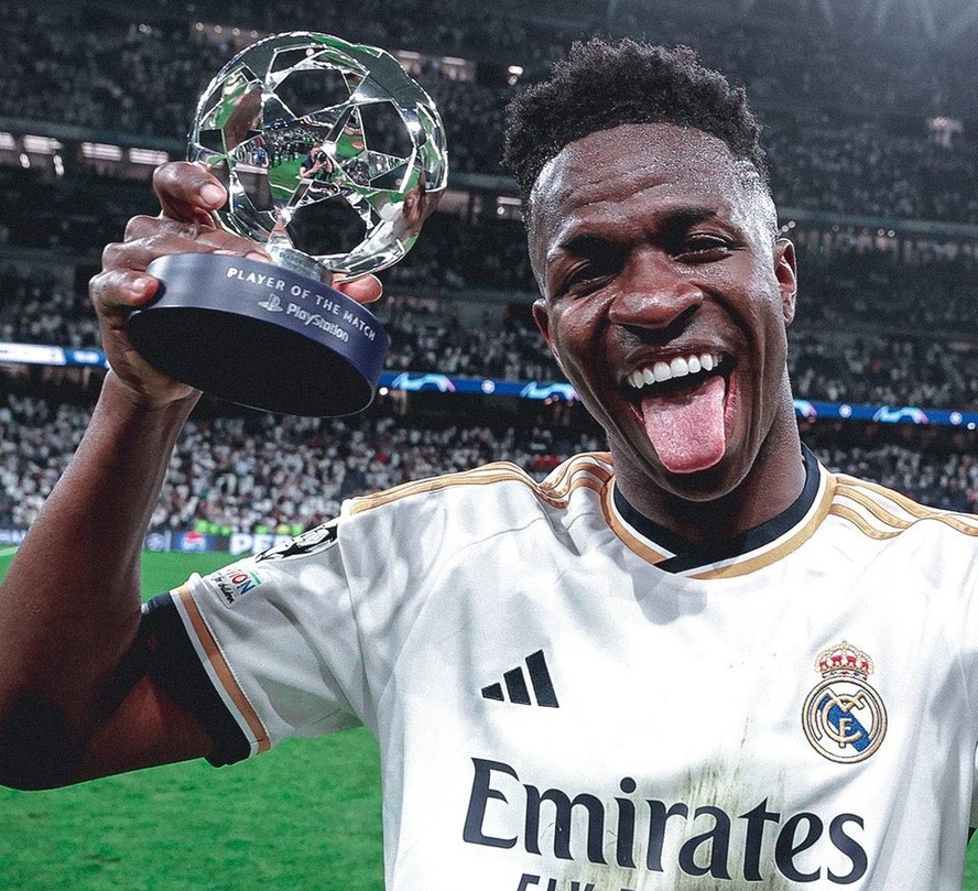 Vini Jr. segue comemorando a classificação do Real Madrid: 'Que noite ...