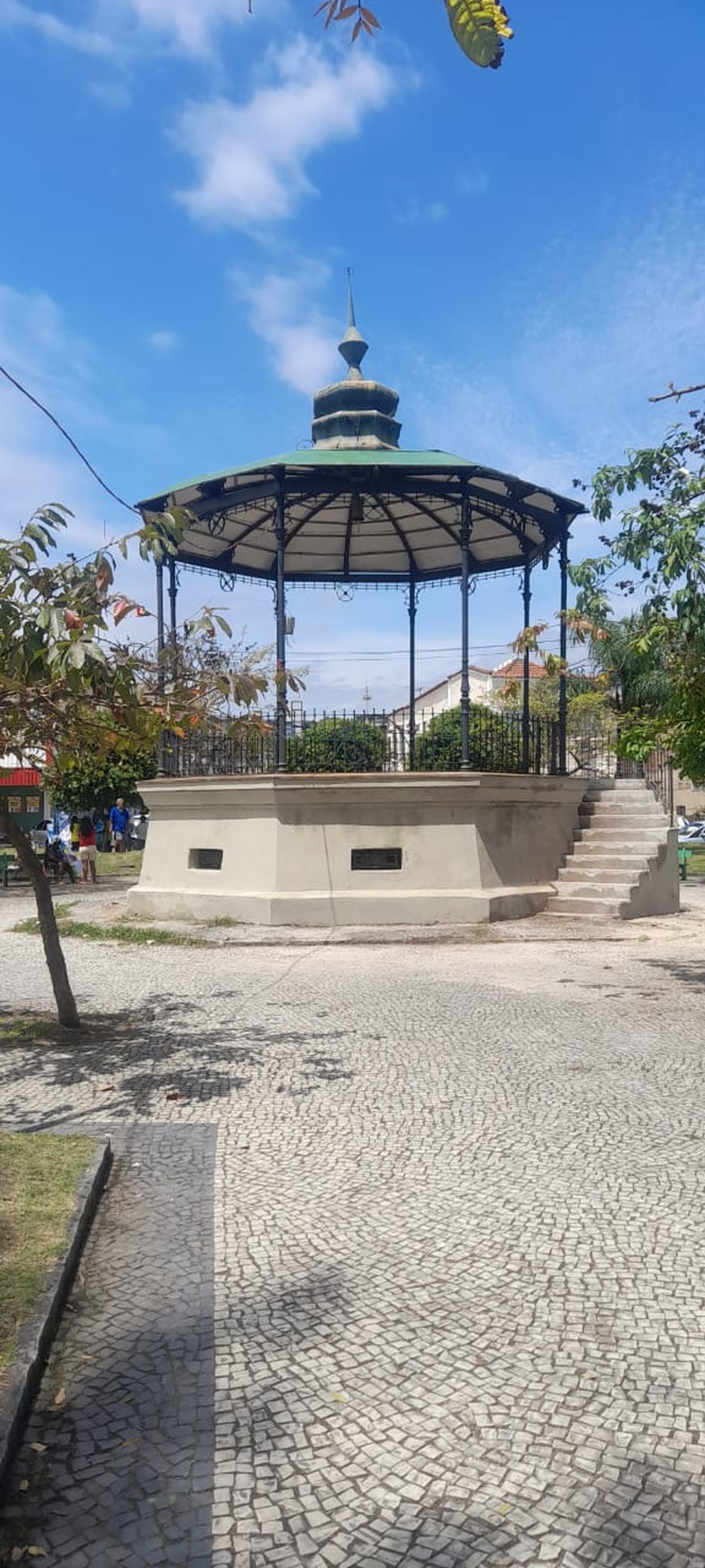 Coreto da Praça Catolé do Rocha, em Vigário Geral, acaba de ser renovado