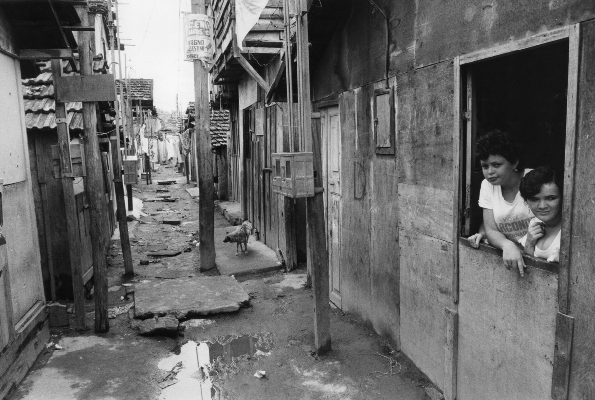 Como moradias provisórias criadas no Rio nos anos 1960 viraram favelas ...