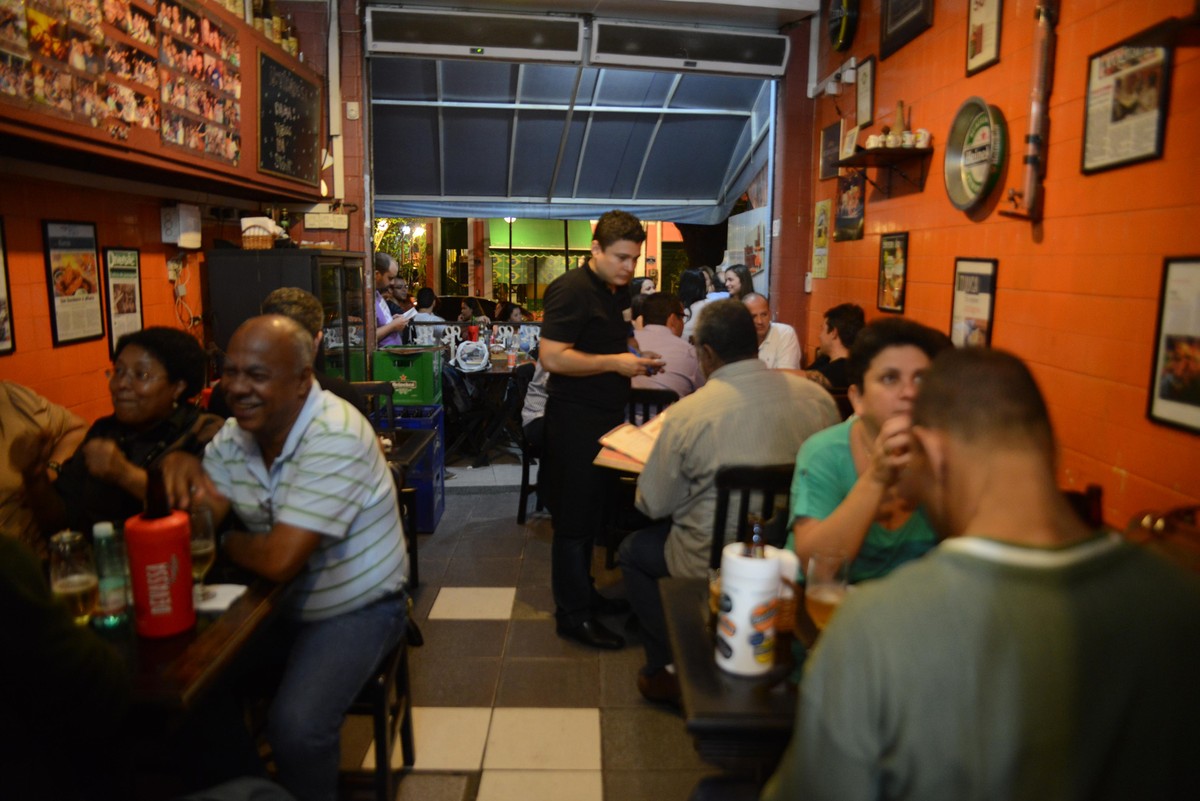 Bar da Frente, na Praça da Bandeira, tem menu especial para celebrar 15 ...