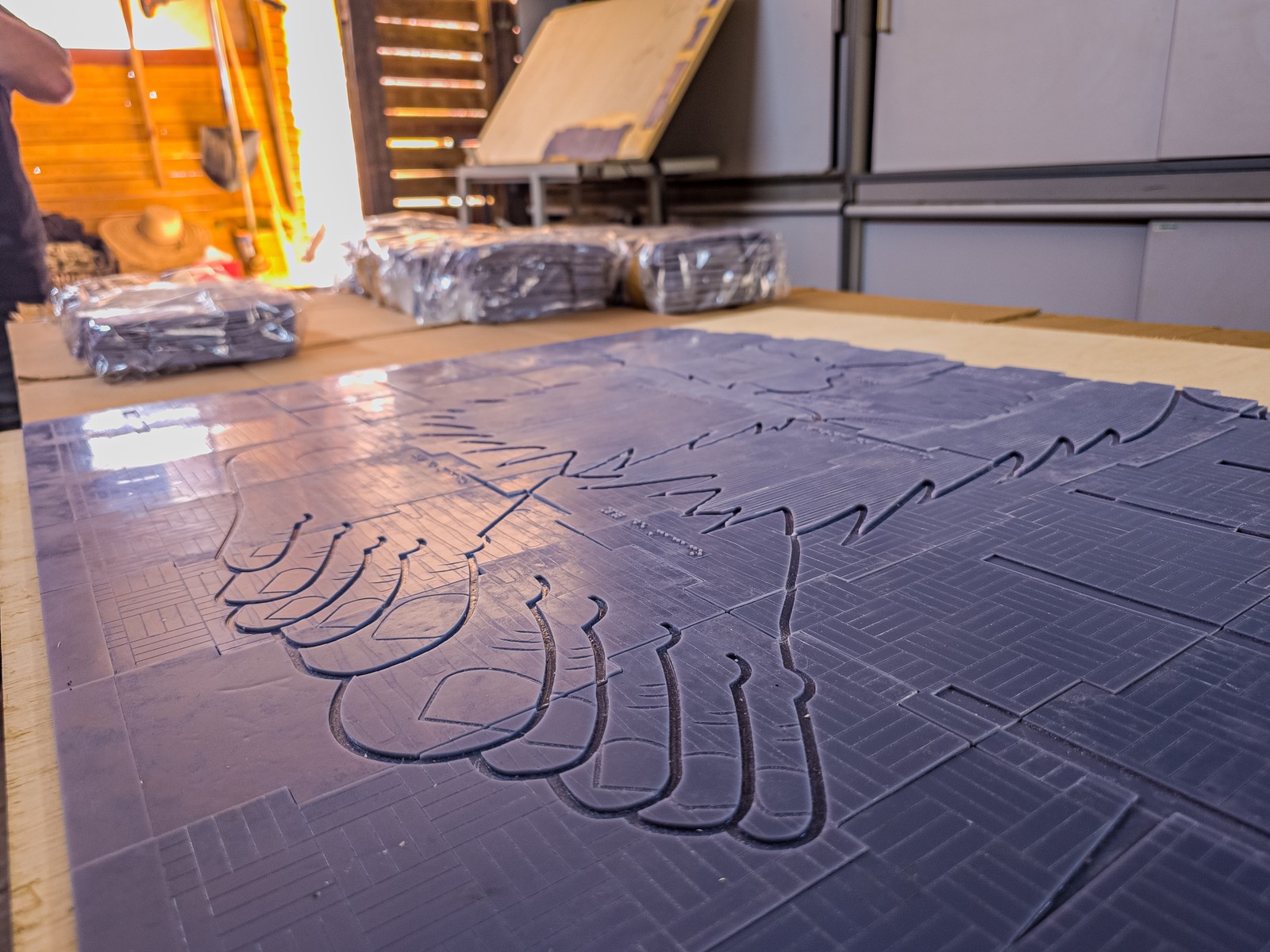 Arte inclusiva: Beco do Batman recebe grafite em Braille