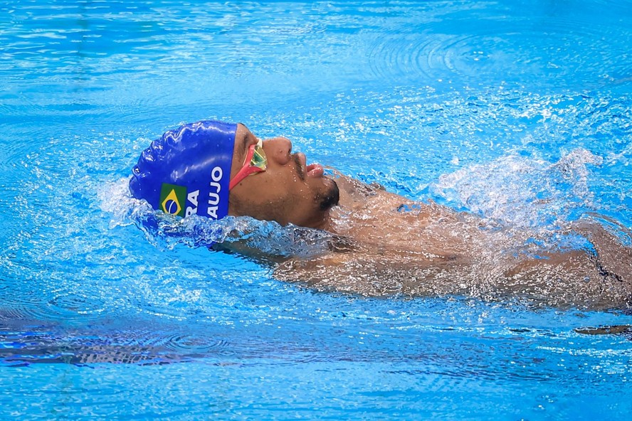 Gabriel Araújo conquista terceiro ouro no Mundial de Natação ...