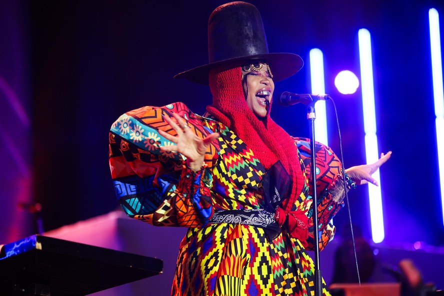 Erykah Badu compensa atraso com show cheio de acertos no primeiro dia ...
