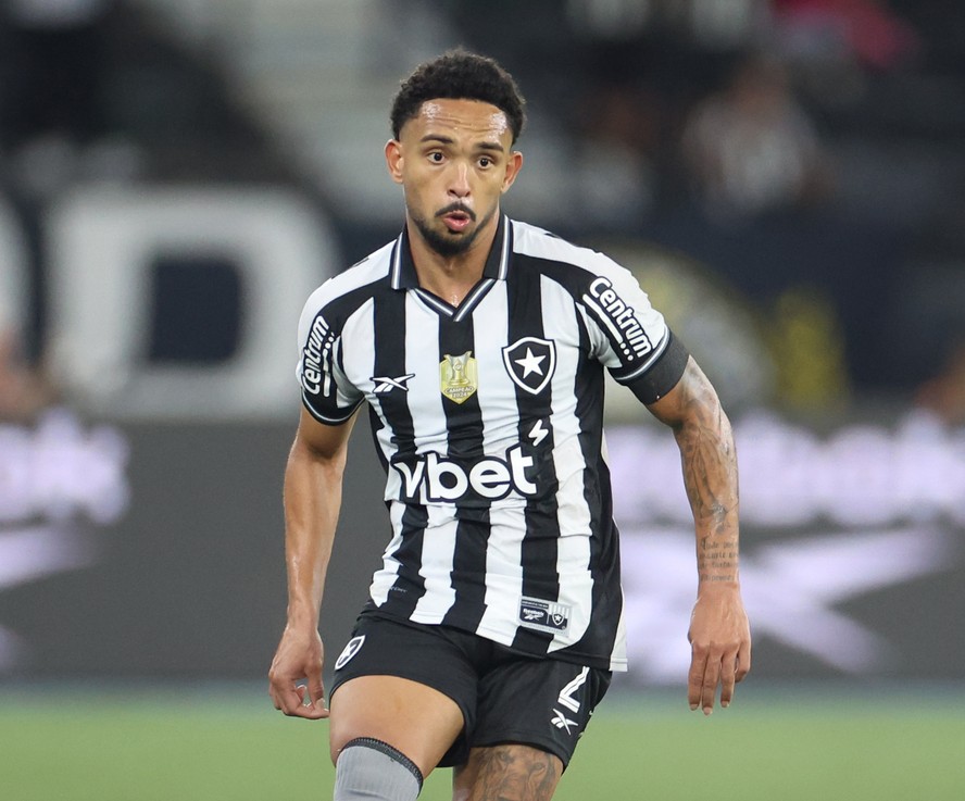 Vitinho, do Botafogo, celebra convocação para seleção e conta como ...