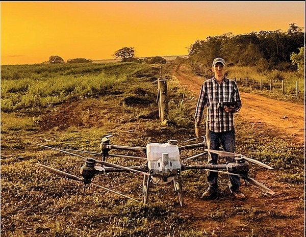 Piloto de drones, nova profissão em ascensão que paga até R$ 12 mil