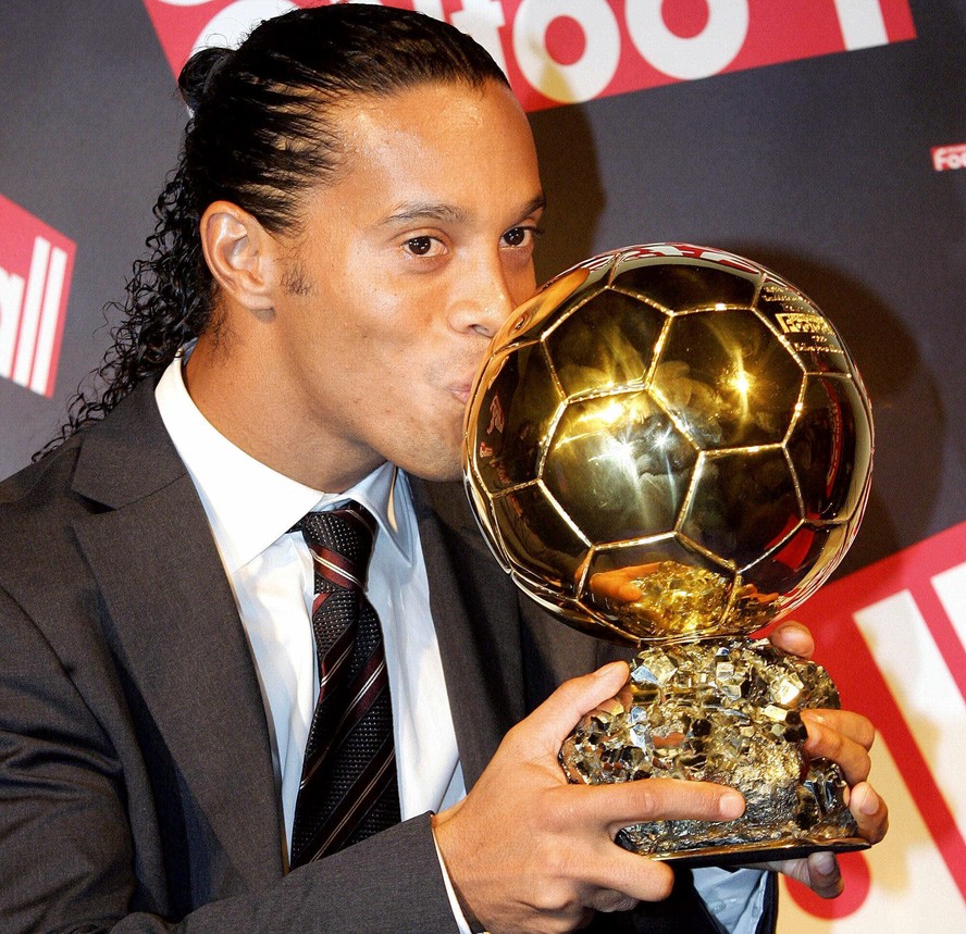 Bola de Ouro: Ronaldinho Gaúcho vai entregar o prêmio de melhor jogador ...
