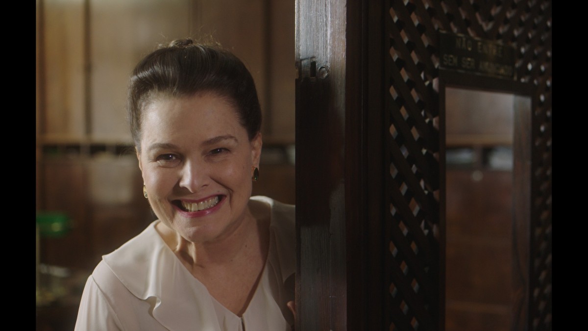 A atriz Louise Cardoso se prepara para estrear em dois filmes nas telonas